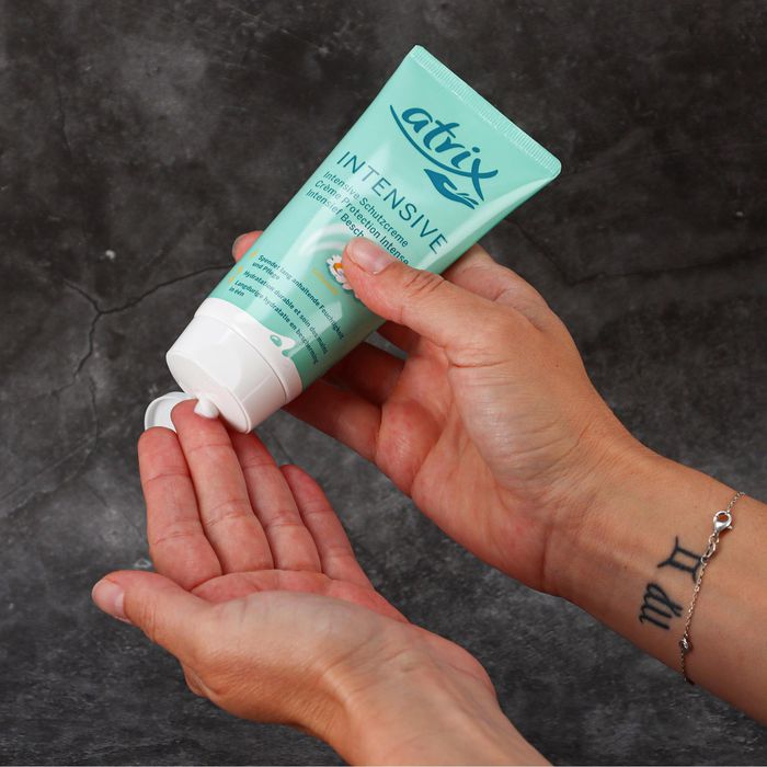Atrix Handcreme Intensive Schutzcreme, Kamille, für trockene Hände ...