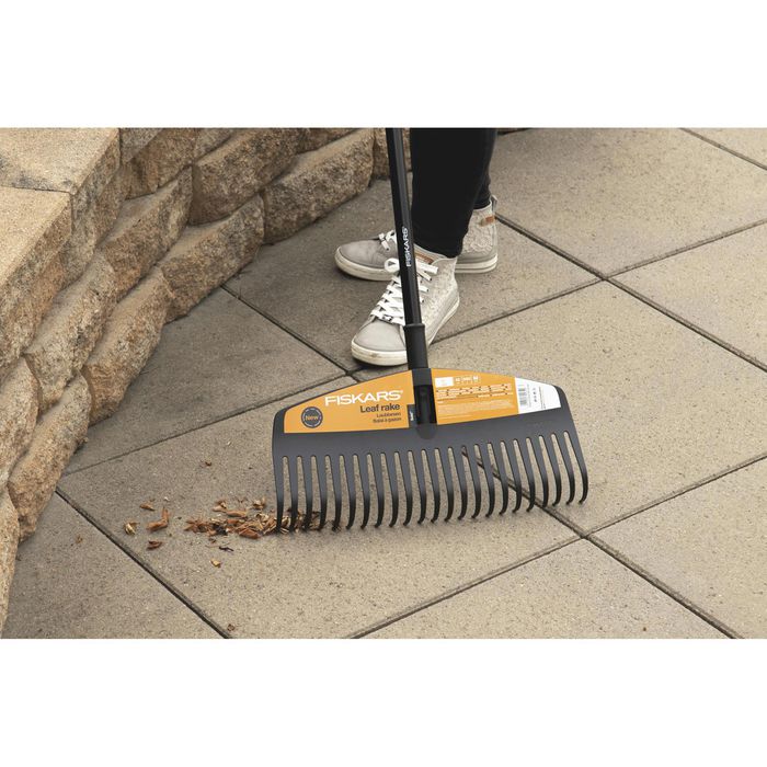 Fiskars Laubbesen Solid Leaf M Rake, 1063090, Breite: 42cm - Böttcher AG